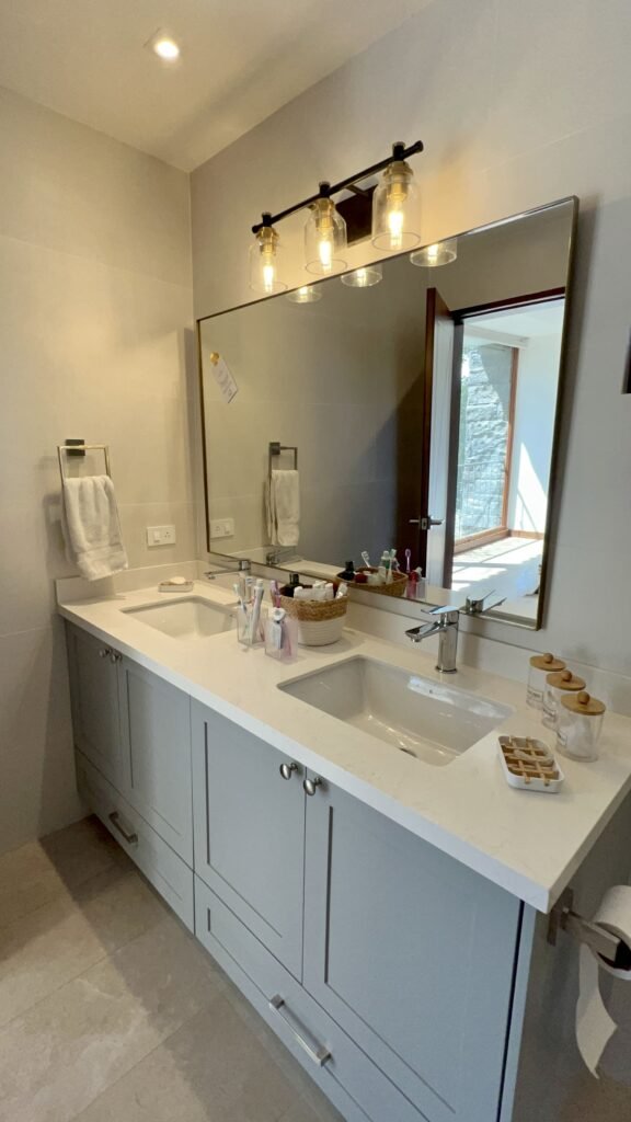 Straight Basic Mirror - Reforma Arquitectura